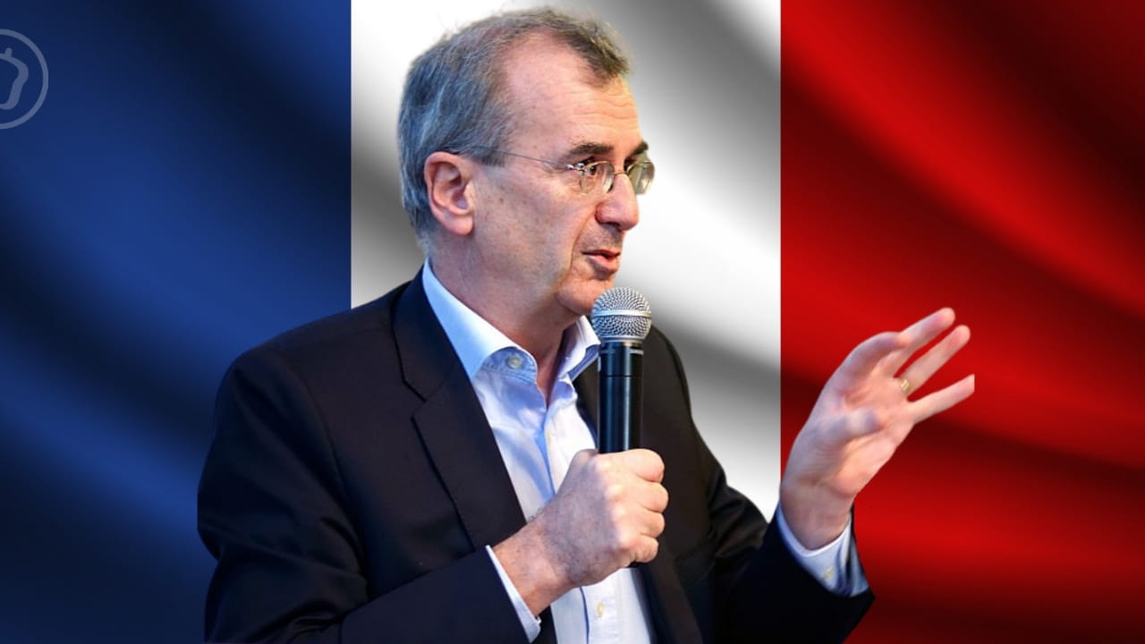 Banque de France governor toughens tone - Mandatory license coming for ...