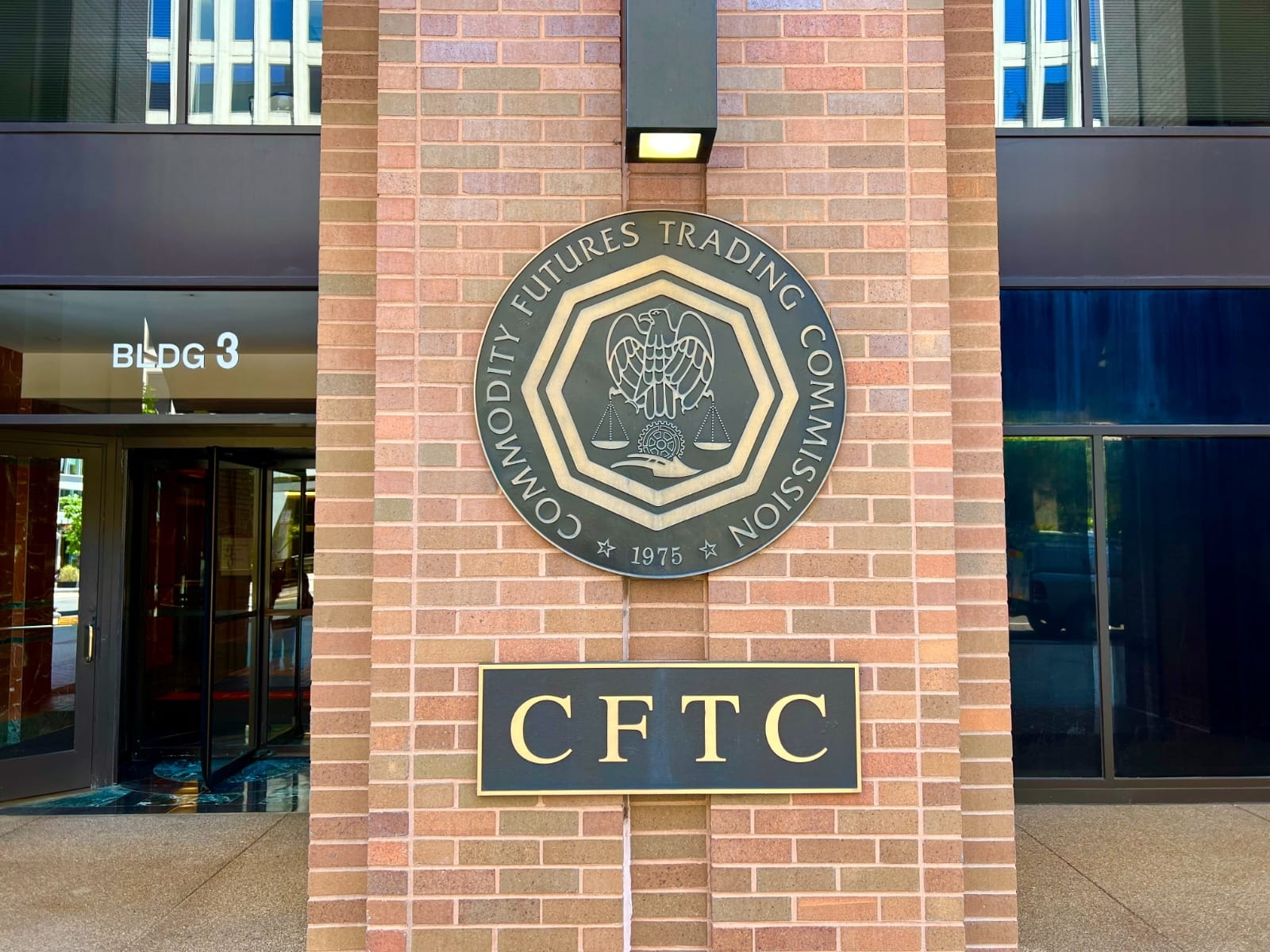 CFTC Head Looks to New Congress for Action on Crypto Regulat | Ansh ...