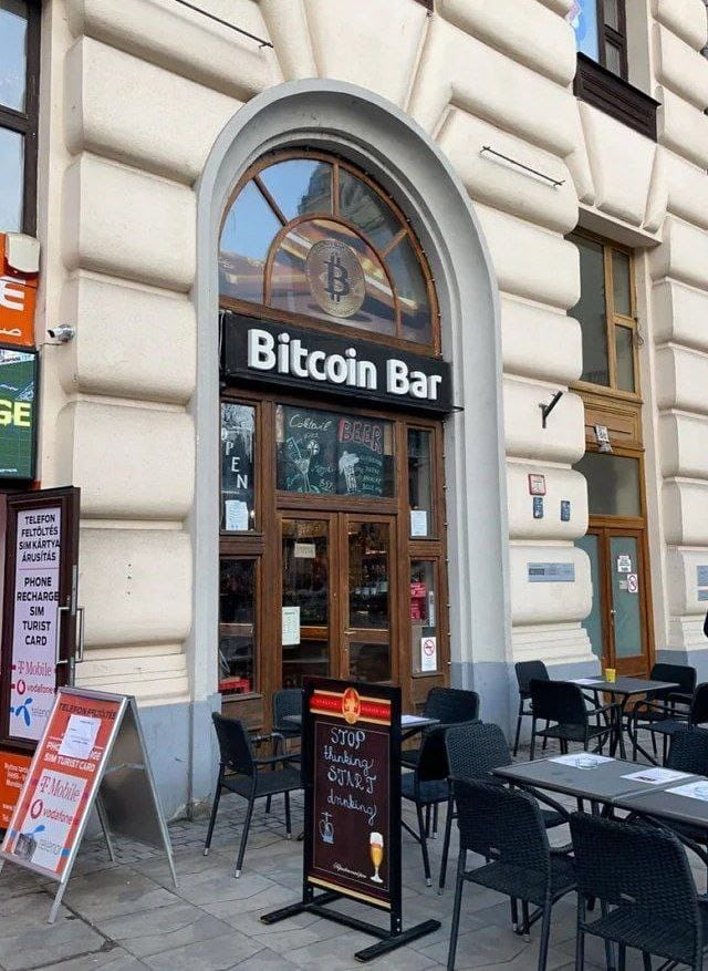 📍Bitcoin Bar, Budapest #bnbgreenfield #crypto2023 #bearorb | 0xCrypto on Binance Square