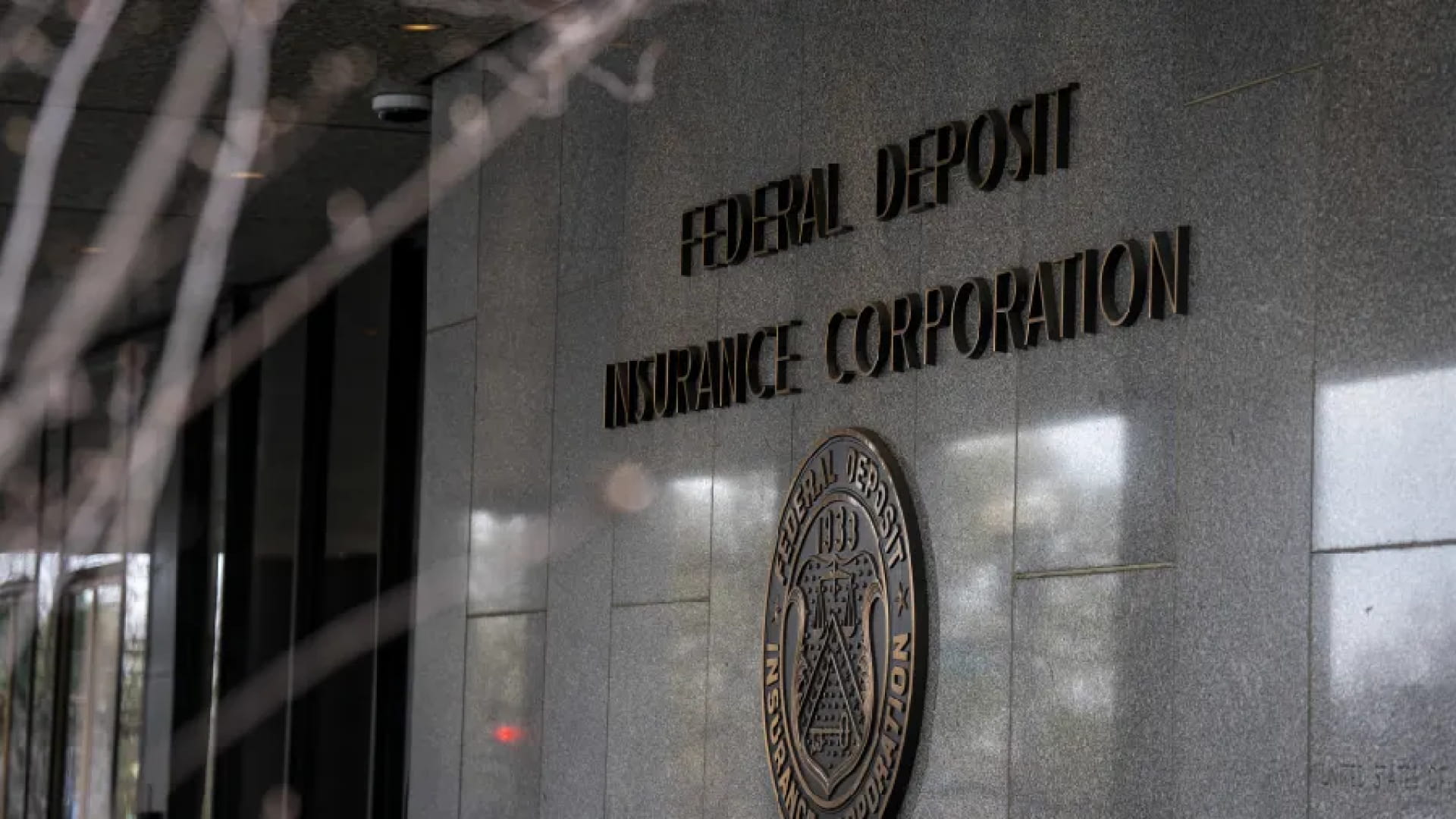 Congress will hear reports from the FDIC and the Federal Res | DEADZI ...