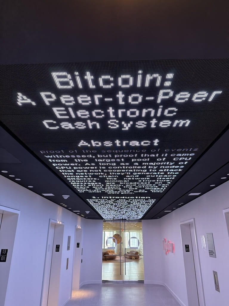 The Galaxy office in NYC is 🔥 #BTC #bitcoin #dyor | Kri on Binance Square