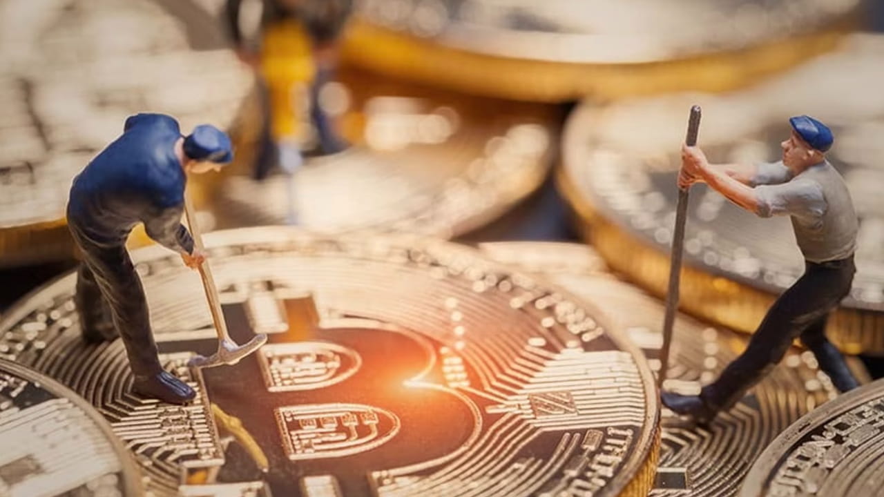 Bitcoin Mining Difficulty Hits Record High, Hash Rate Continues To Rise ...