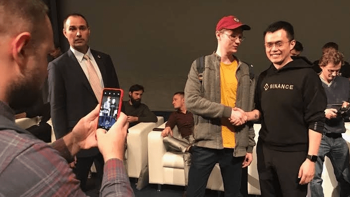 📸👀Binance CEO Cz Binance: A selfie does not mean we are friends ...