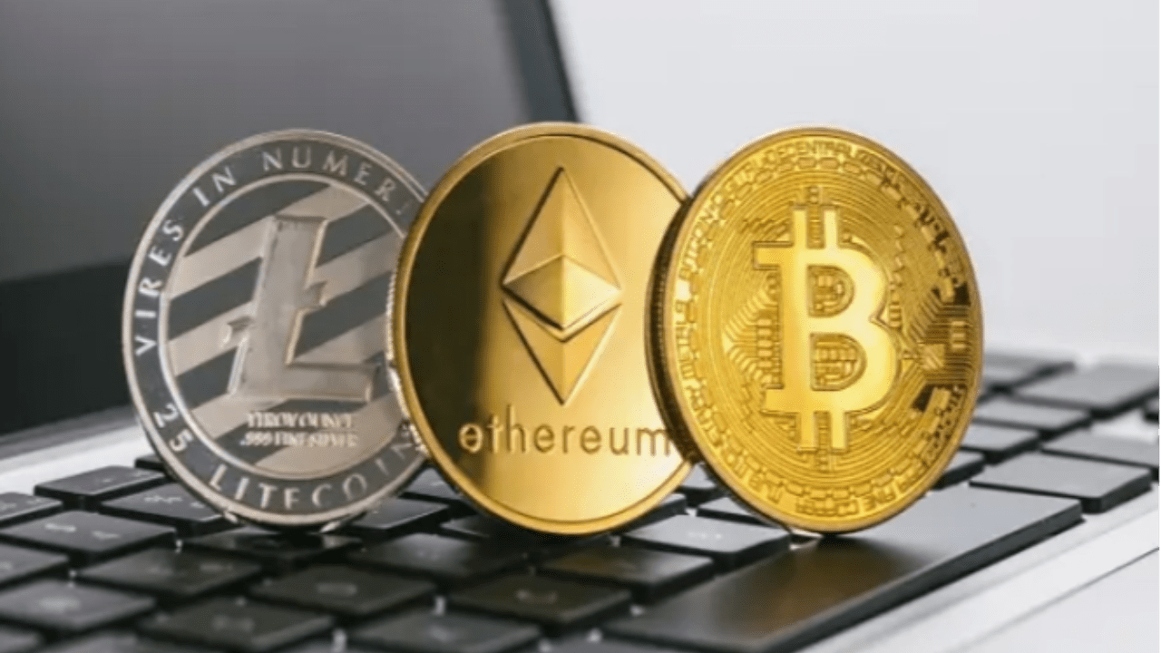 Up 32%! When Bitcoin Crashes, These 4 Altcoins Challenge the Market! | 加密团子 on Binance Square