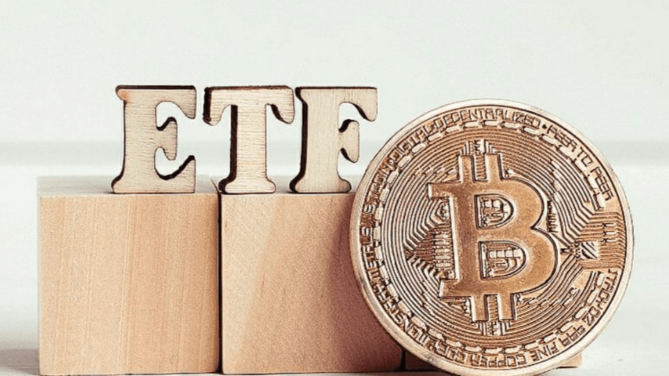 L'ETF BlackRock Bitcoin atteint un record... | Luxury Royal Coin LRCO ...