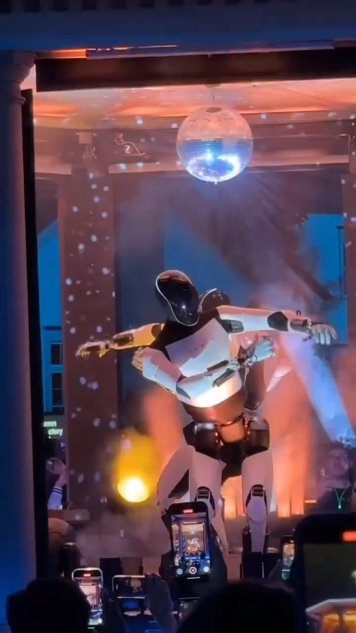 🤖 The future according to Elon Musk: his androids have learned to dance ...