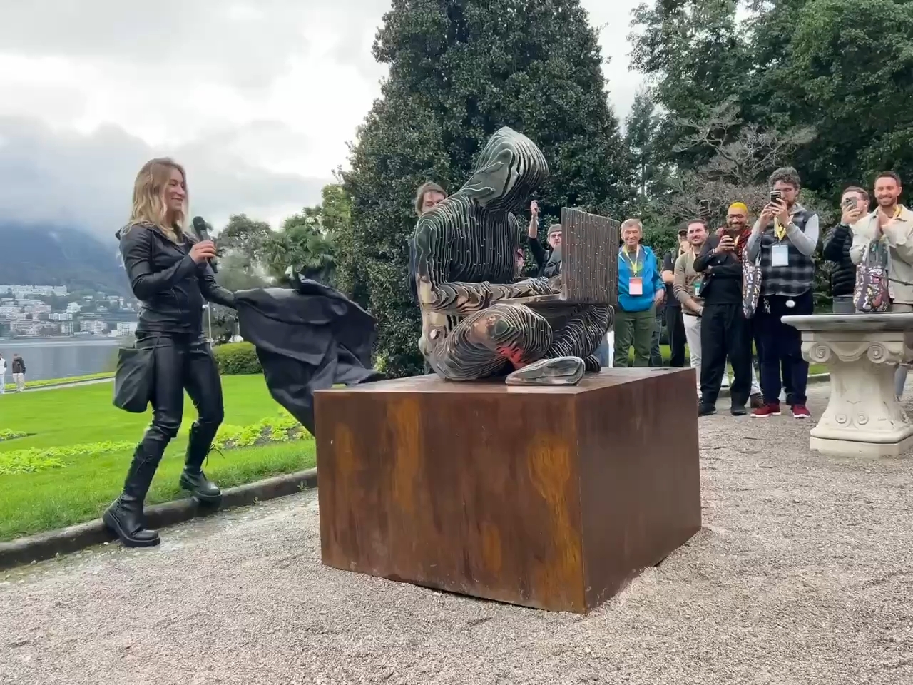 $BTC The city of Lugano in Switzerland unveils a new statue honoring ...