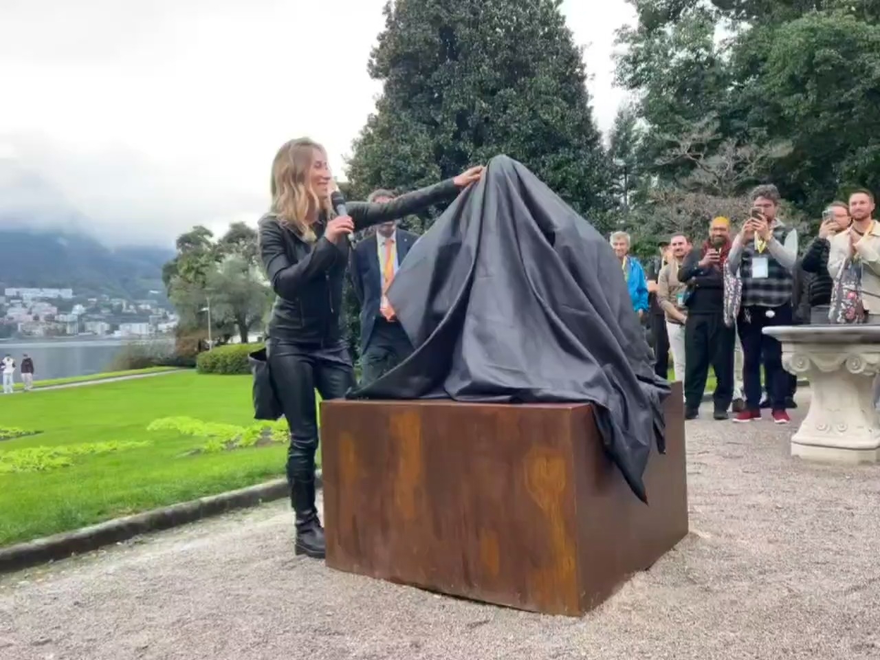 A statue in honor of Satoshi Nakamoto was erected in Lugano ...