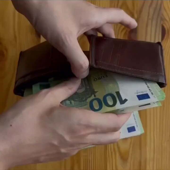 Crypto Hodlers problem in 2025 Keep your wallet size bigger ...