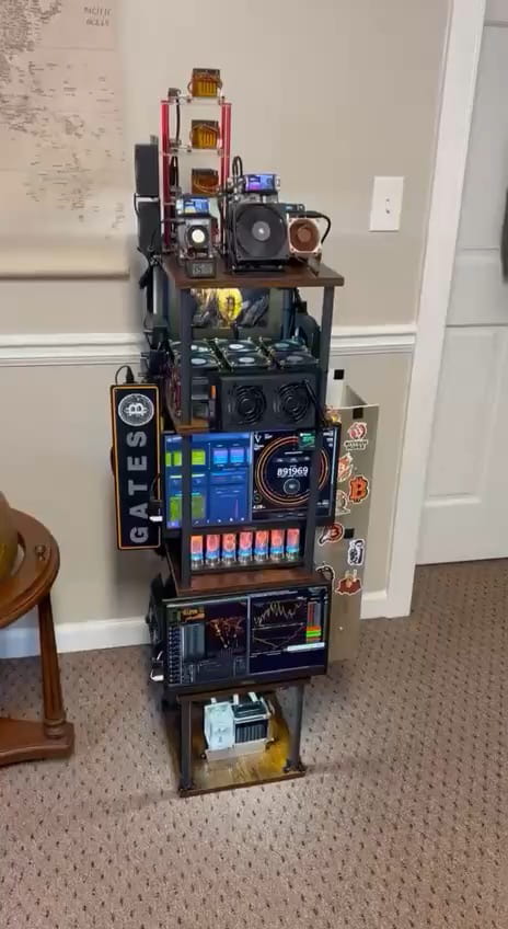 🏠🧱 Can you imagine placing this artistic masterpiece (Bitcoin Mining ...