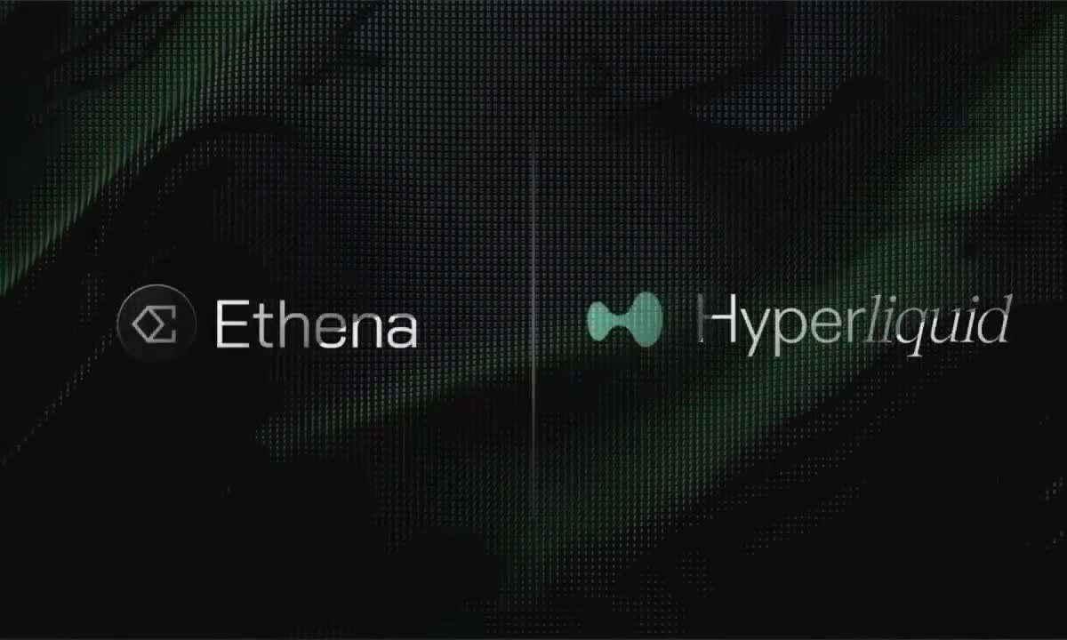 USDe is now live on both @HyperliquidX exchange & HyperEVM 🫳🏻 HyperCore ...