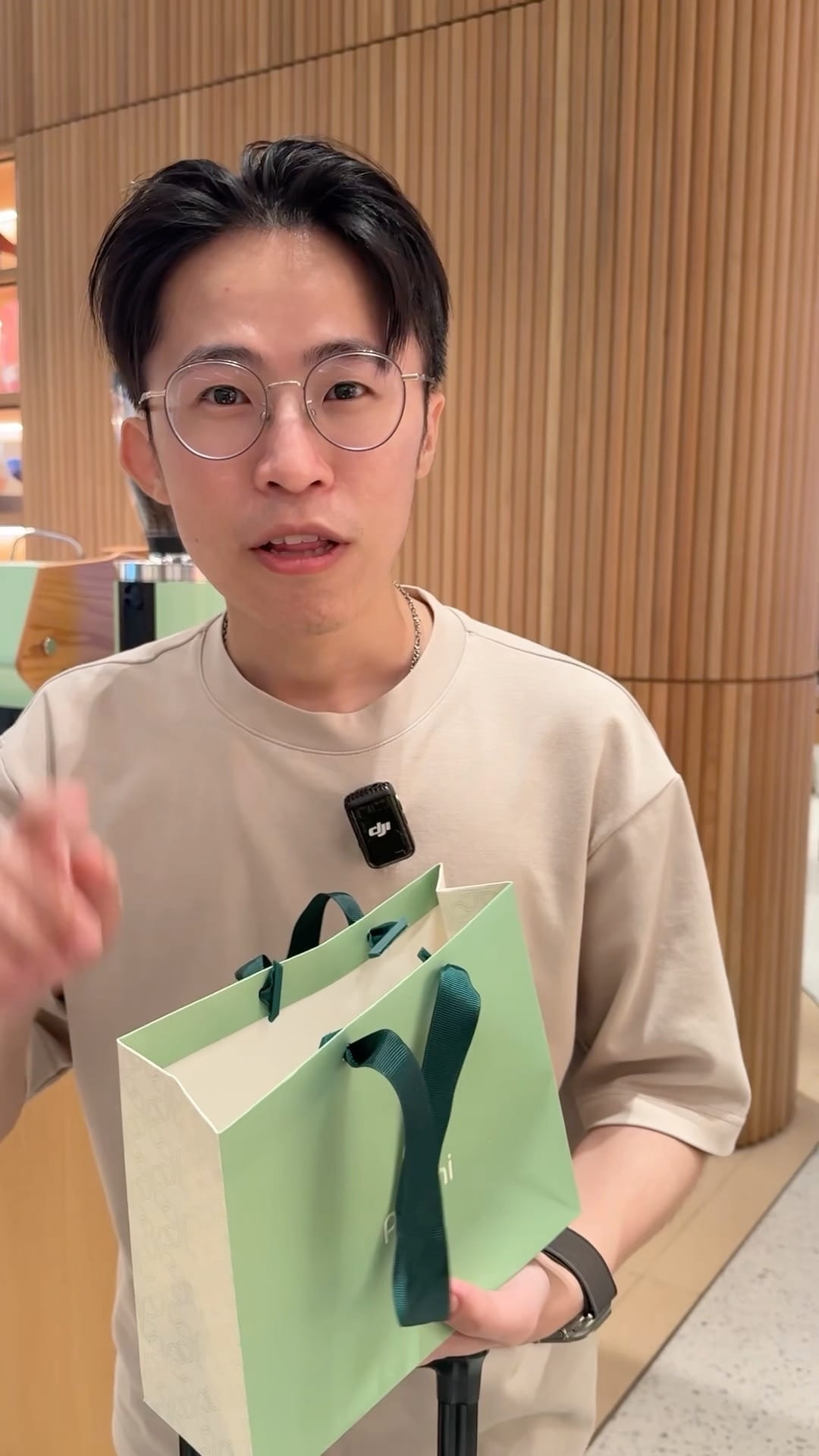 A box of chocolate in Dubai costs 3600 TWD (about 100 USD), can you ...