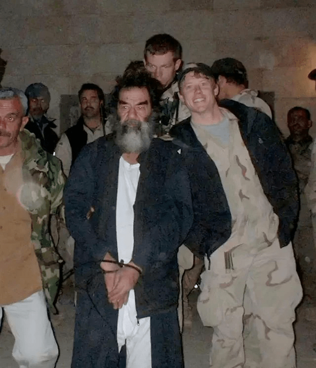 ⚠️ MÊME MANUEL. DÉCENNIE DIFFÉRENTE. - Irak 2003 - Saddam H | Tienad ...