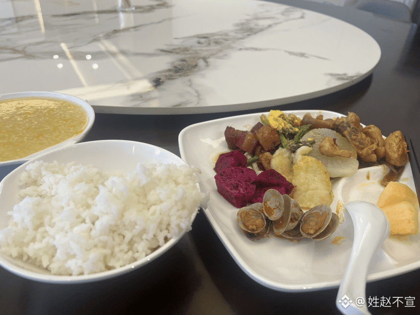 Get box lunch at a star-rated | 姓赵不宣 on Binance Square