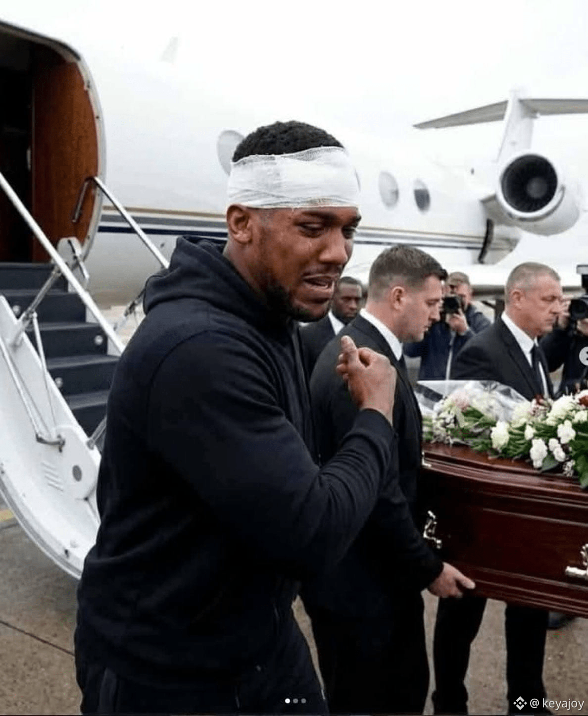 What a fragile life, Anthony Joshua is seen crying his eyes | keyajoy ...