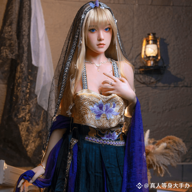 Finally broke through 10k fans, thanks to the fan babies for | 真人等身大手办 ...